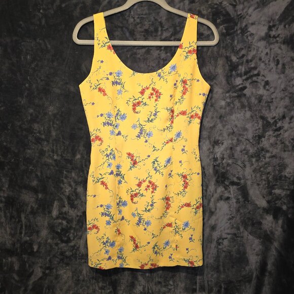 Expressions | Dresses | Expressions Yellow Floral 9s Zip In The Back ...